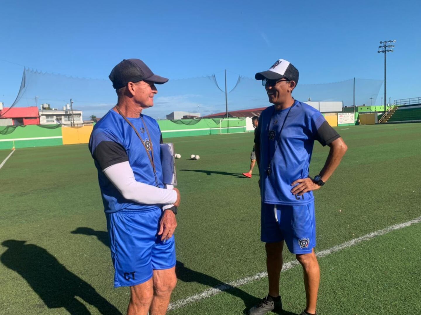 Un maduro Macho Mora mantiene la sangre caliente y su gran sueño ...