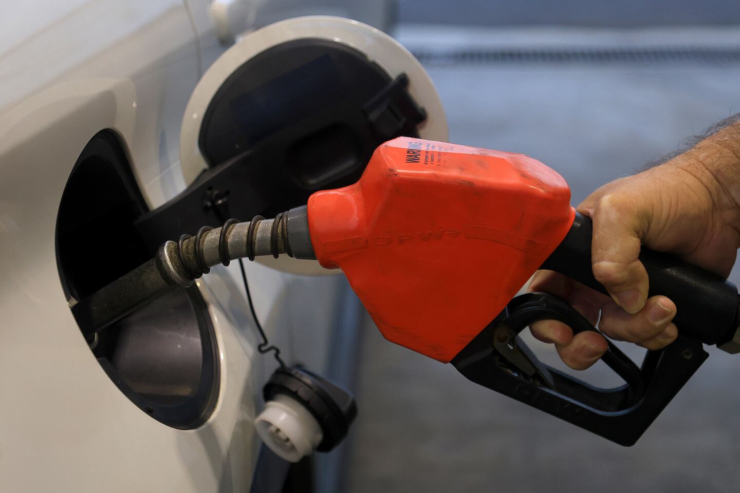 Gasolina súper y regular bajan de precio: vea cuánto cuesta hoy | La Nación