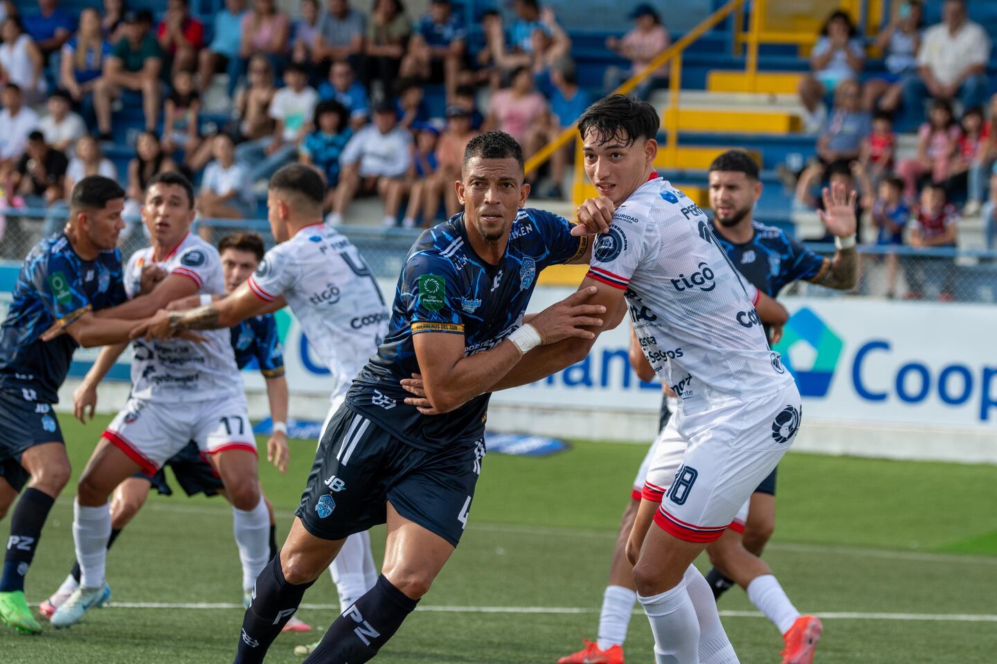 San Carlos se topó con un muro: Bryan Segura | La Nación