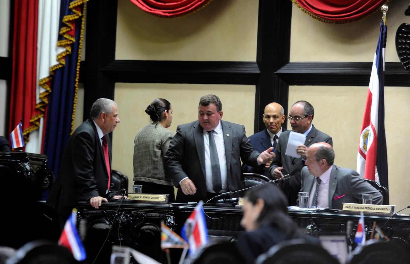 Diputados eligen a William Molinari para magistrado de la Sala Primera ...