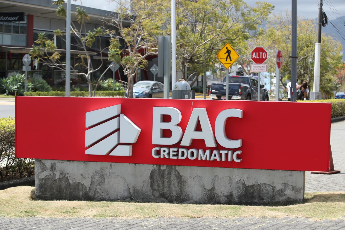 BAC alerta sobre videos falsos de su CEO con inteligencia artificial ...