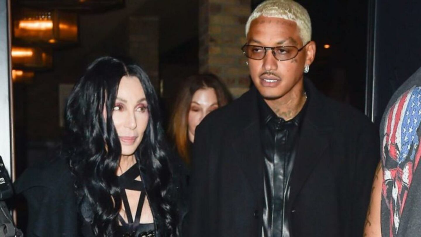 Cher presume a su nuevo novio 40 años menor | La Nación
