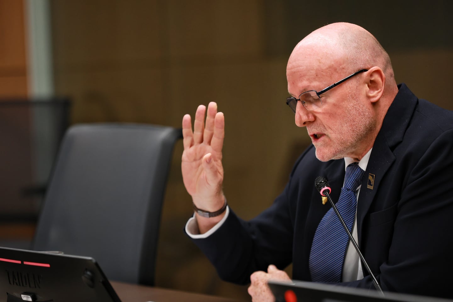 Asamblea aprueba renuncia de Stephan Brunner a vicepresidencia para ser ...