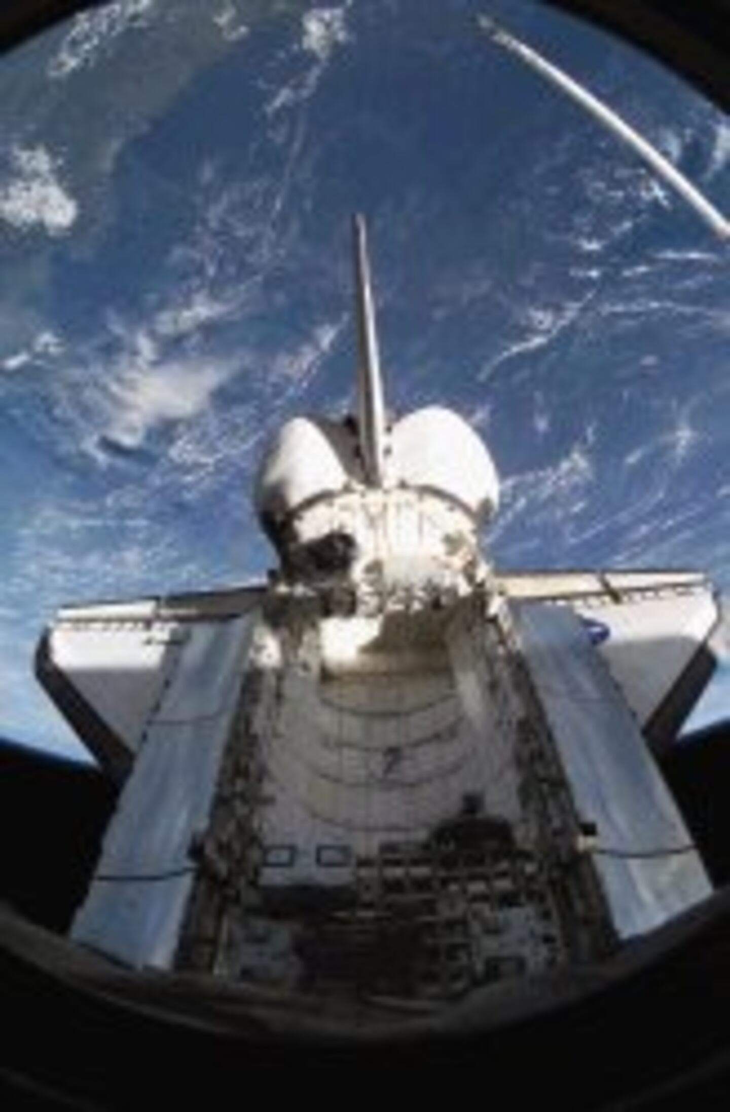 NASA ordena a astronautas reparar daños en 'Discovery' | La Nación