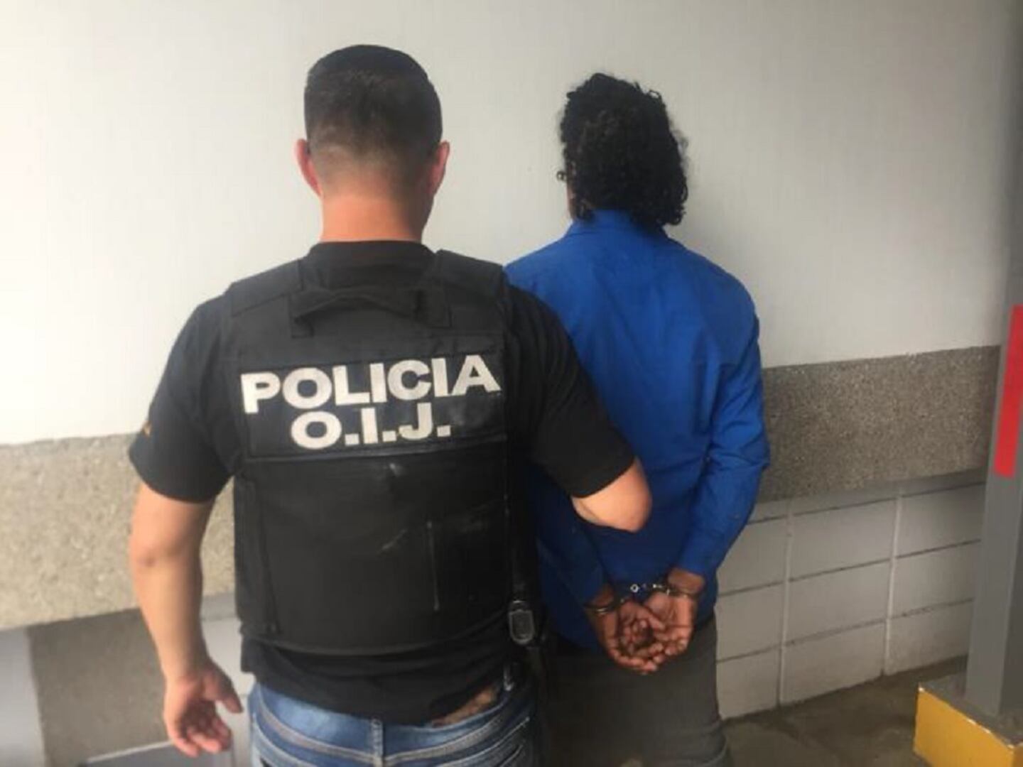 Policía detiene a chofer que conducía en contravía y mató a peatón en ...