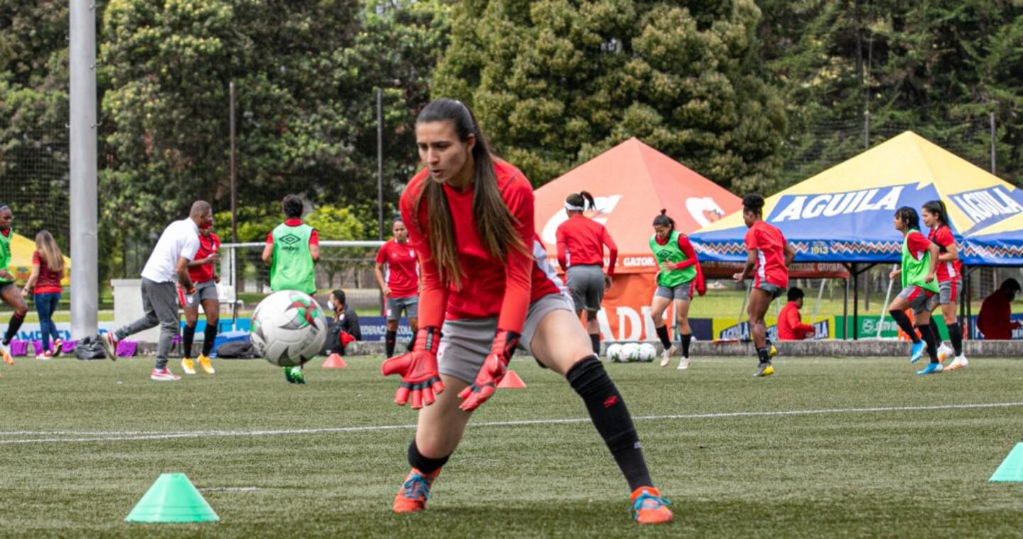 Portera tica que sobresalió en Colombia está a punto de dar el salto a ...