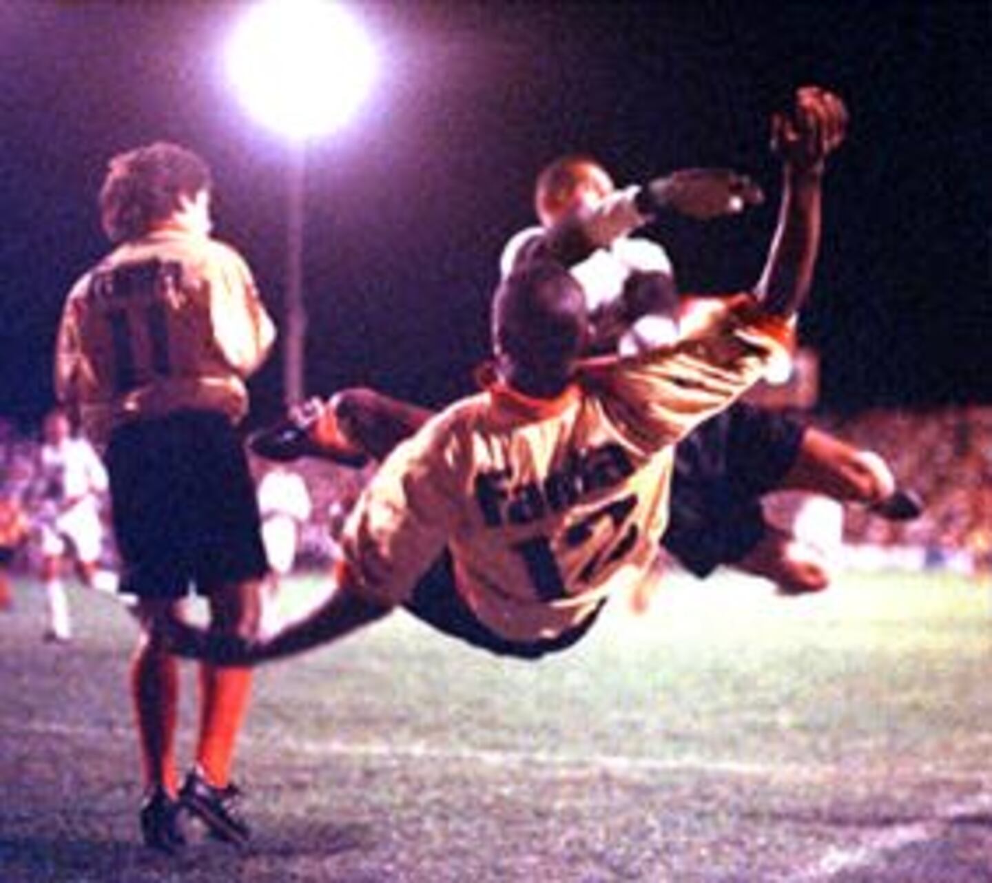 Quien peca y reza... | La Nación