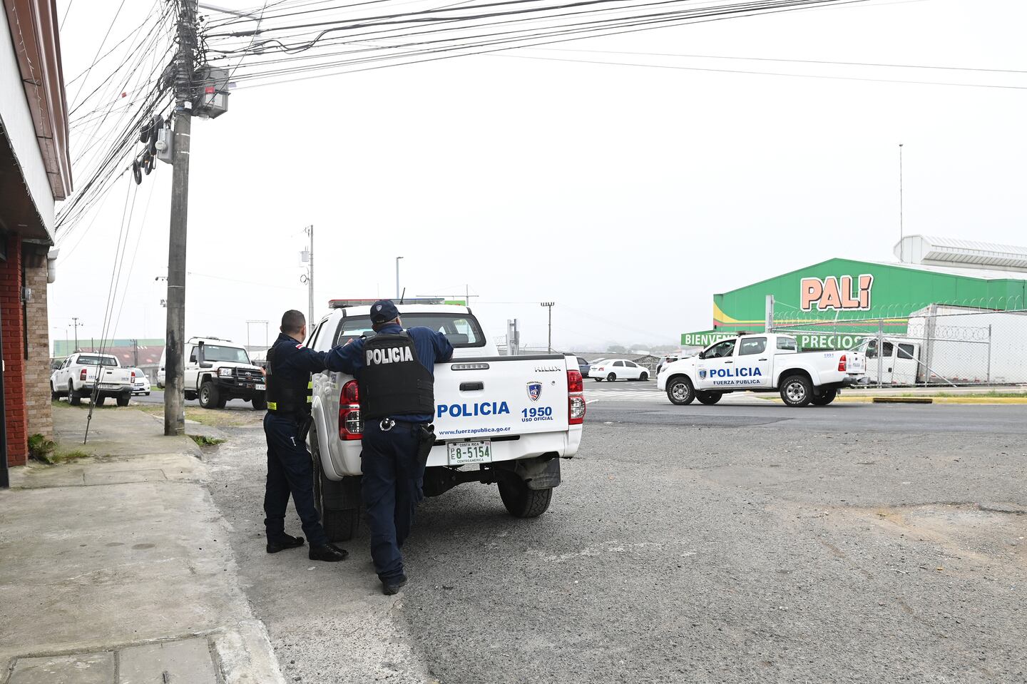 Fuerza Pública vigila centros educativos ante violencia en Los Cuadros ...