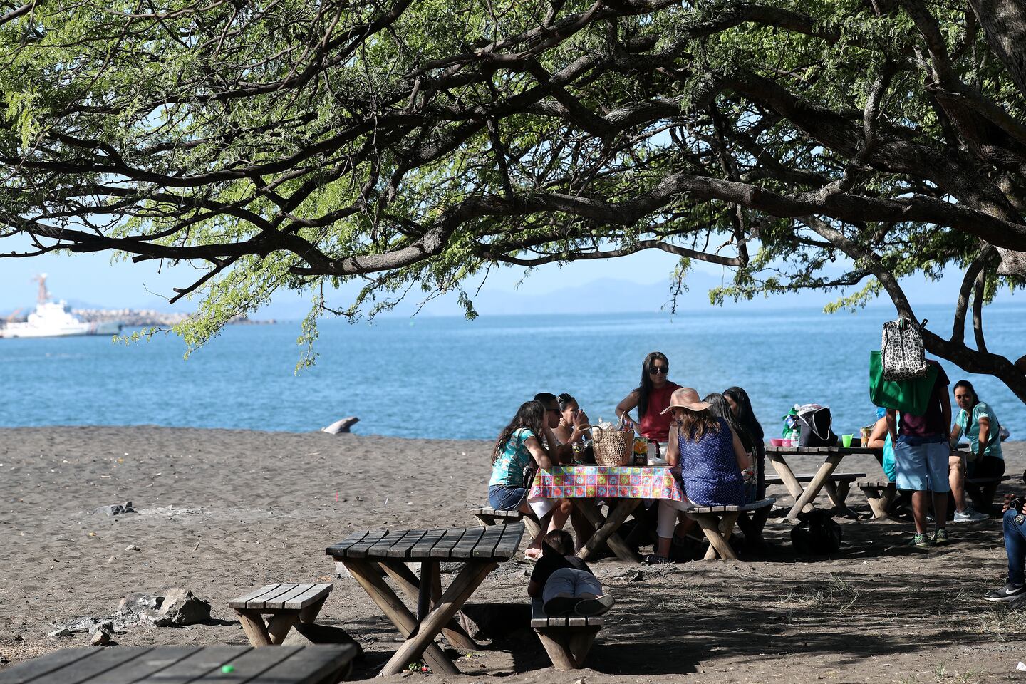 Feriado 1.° de diciembre: ¿Cómo se paga el Día de la Abolición del ...