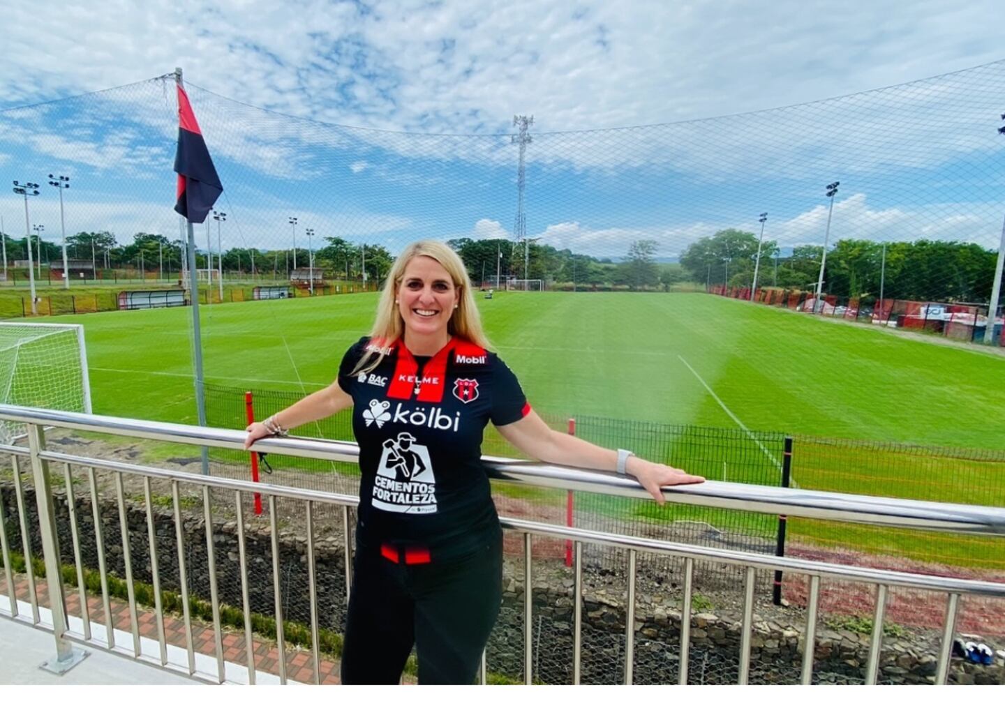 Tara Key, la primera asociada extranjera de Alajuelense busca un puesto ...