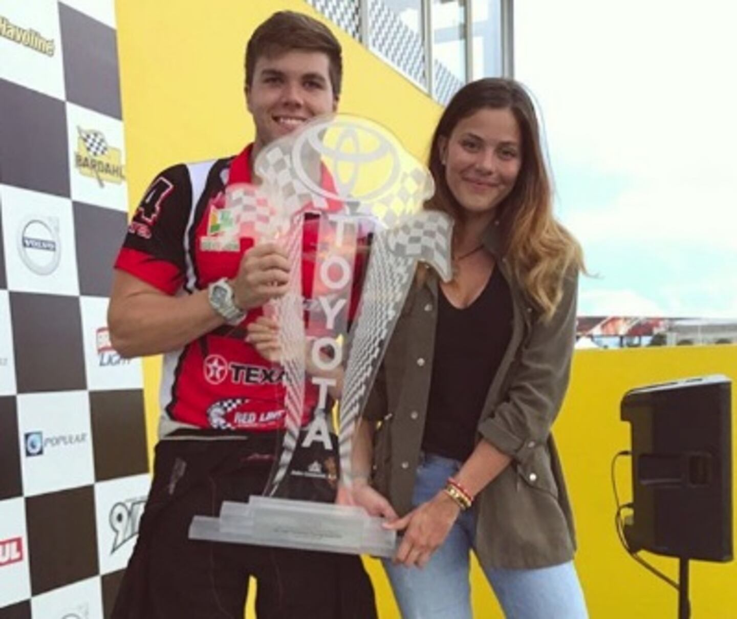 Modelo Laura Ortega y piloto campeón del CTCC, Danny Formal, se ...