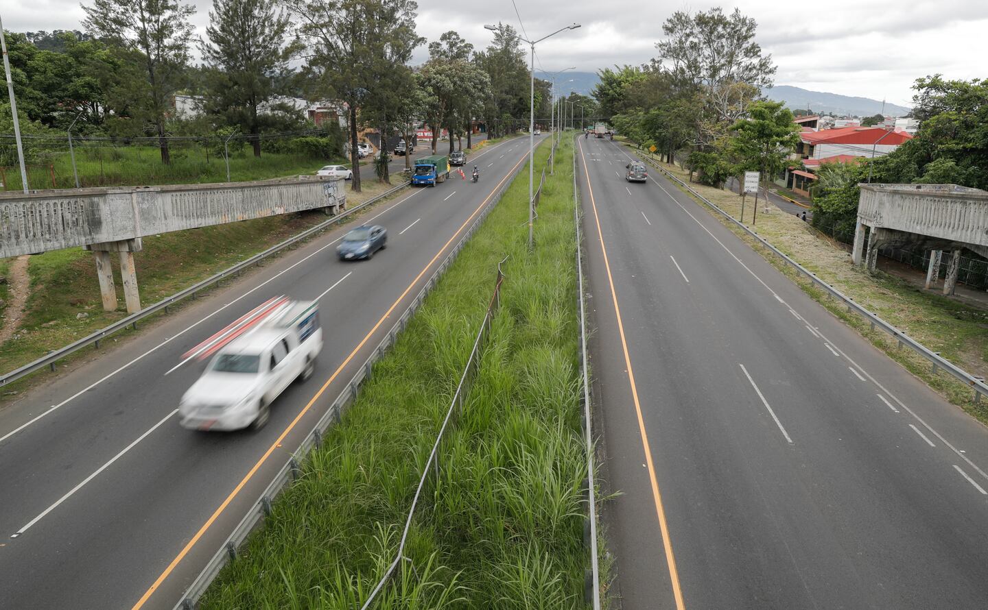 Ampliación de vía a Cartago se aleja: MOPT alista rotonda en Hacienda ...