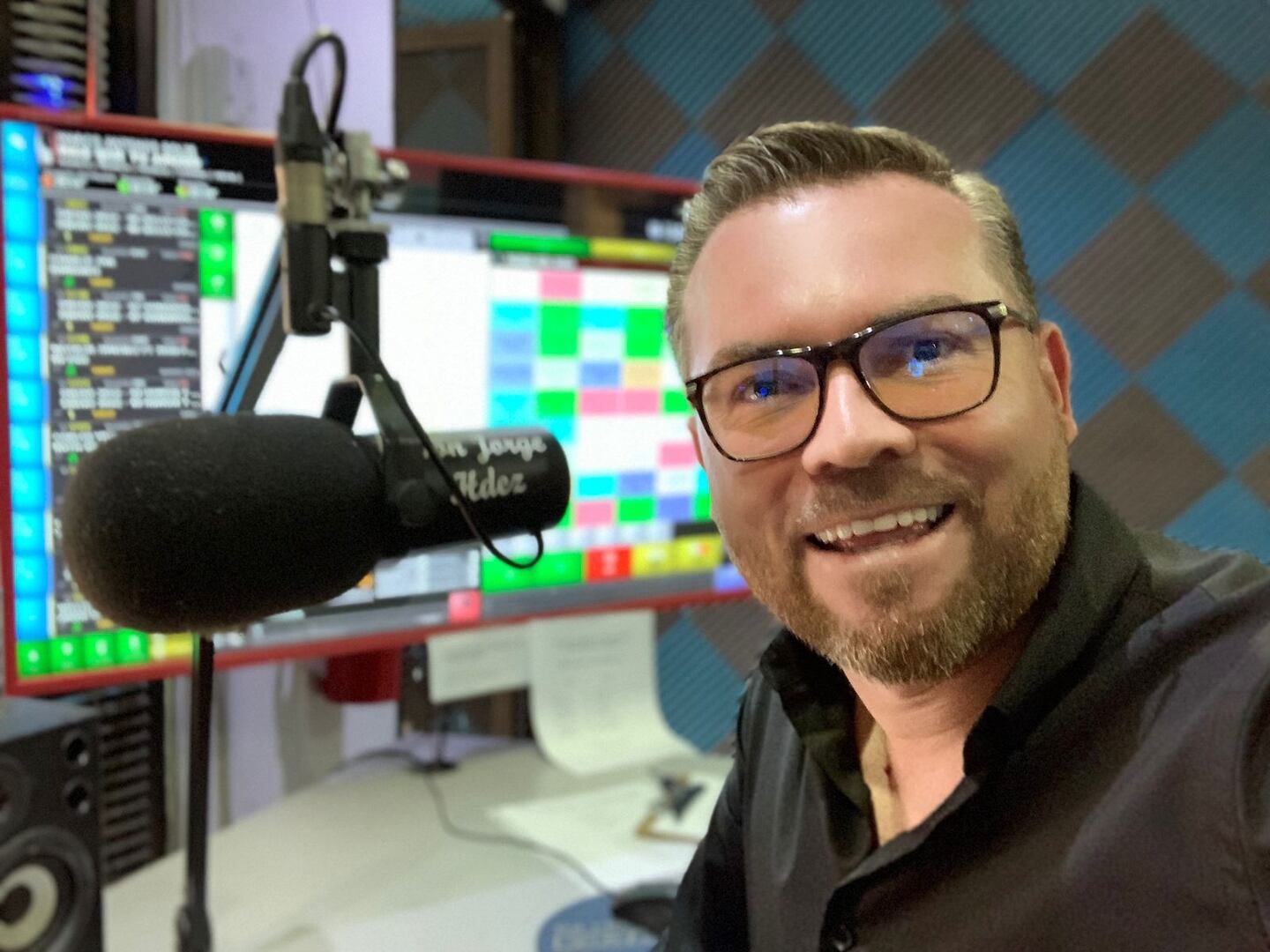 Padre Mix vuelve a la radio para realizar trabajo especial luego de ...