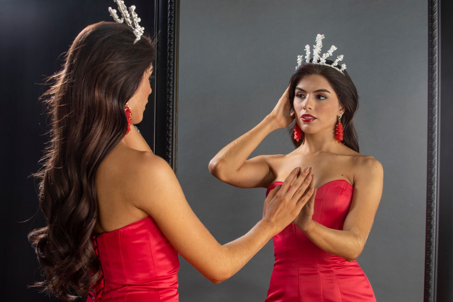 Miss Universo: tica Fernanda Rodríguez buscará impresionar con looks inspirados en ‘Emily en ...