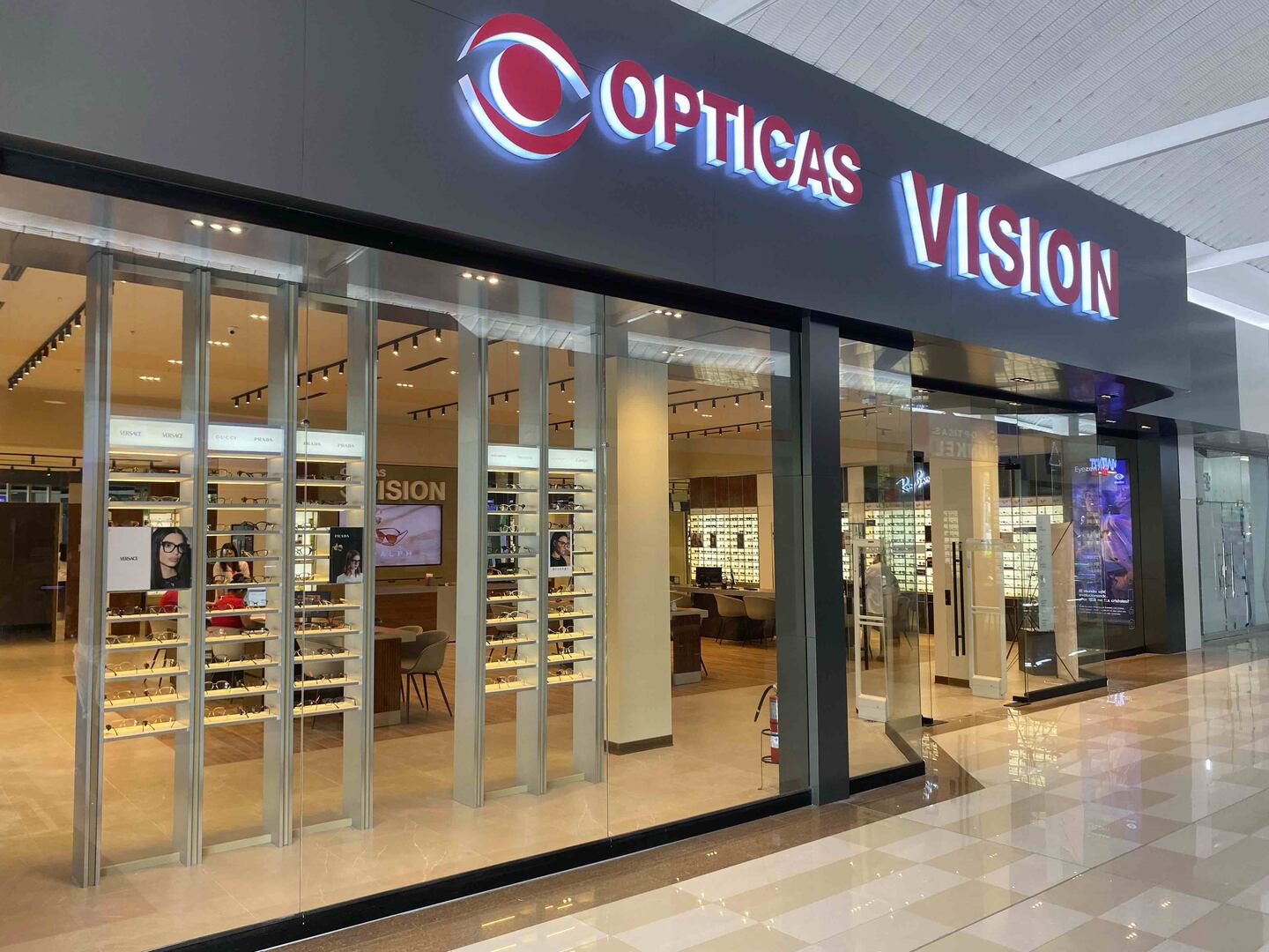 Ópticas Visión abre paso a la experiencia vivencial y remoza su tienda ...