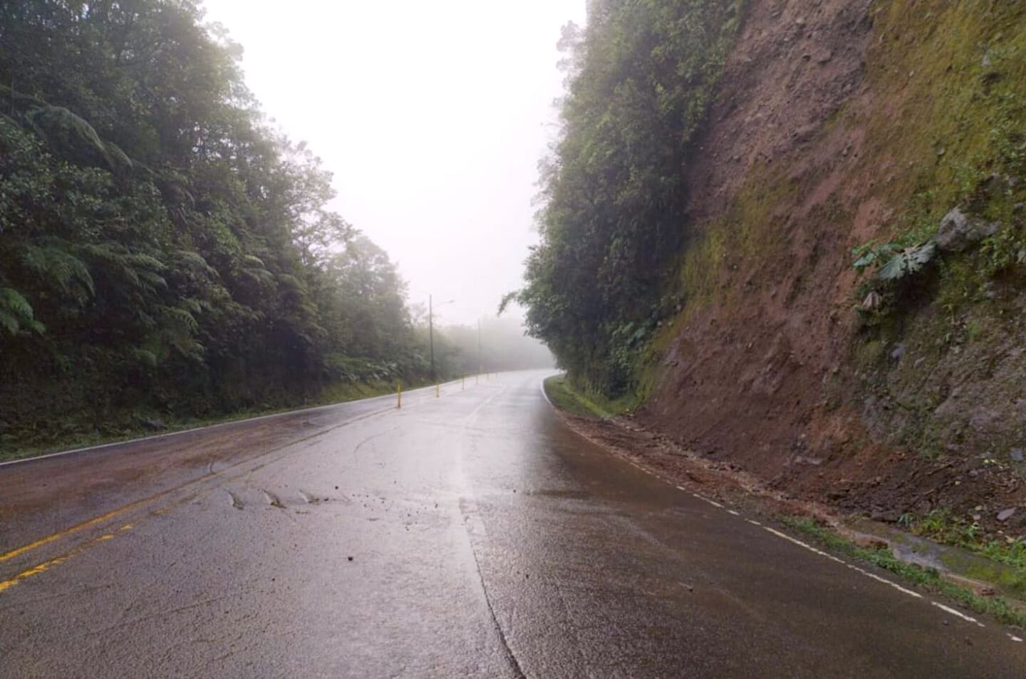 Ruta 32 reabre luego de retiro de derrumbe | La Nación