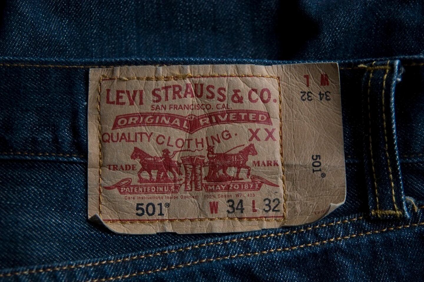 Levi Strauss estudia la venta de Dockers | La Nación