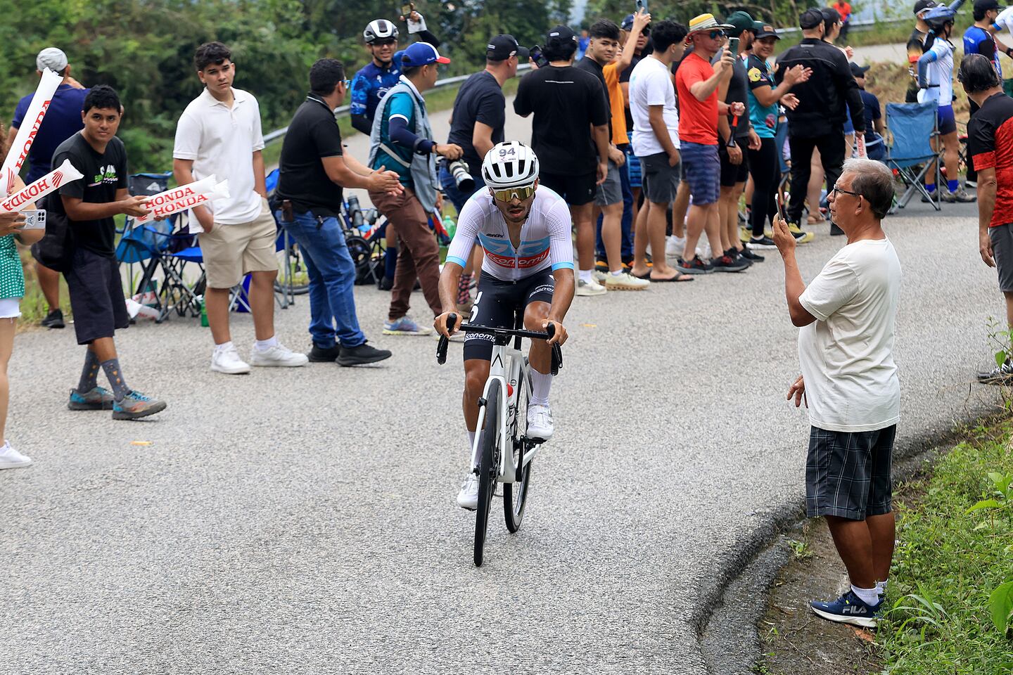 Gabriel Rojas le da un golpe de autoridad al equipo 7C Economy en la ...