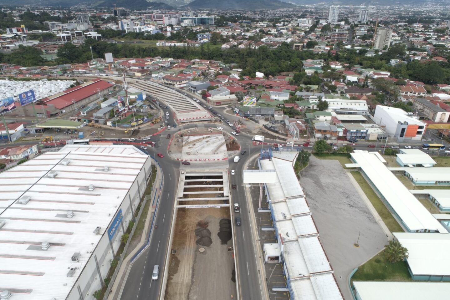 MOPT descarta construir tercer nivel en rotonda de Guadalupe; obra ...