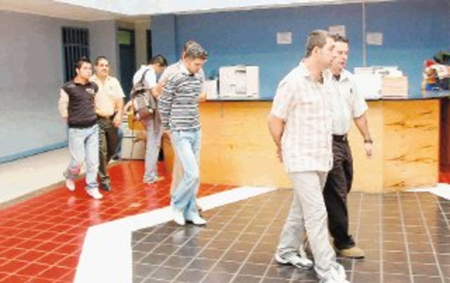Juez dicta tres meses de cárcel para tres iraquíes | La Nación