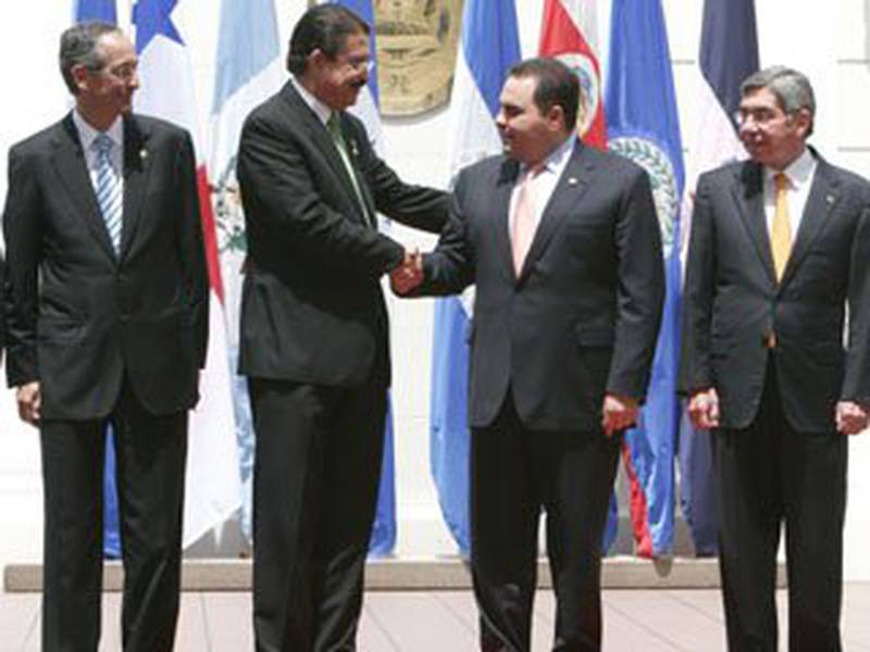 Presidentes de Centroamérica inician cumbre en El Salvador | La Nación