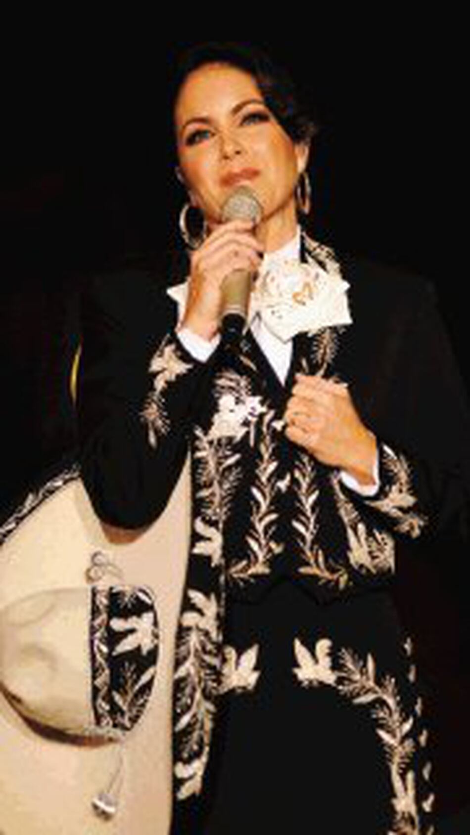 Lucero deslumbró con talento y simpatía - La Nación