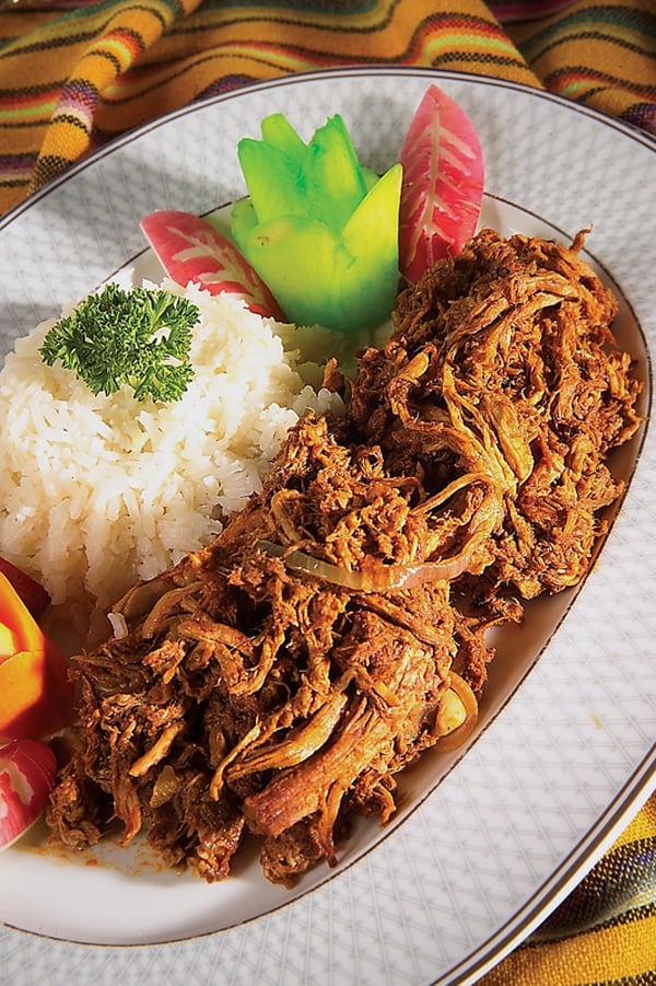 Pollo al mole poblano - La Nación